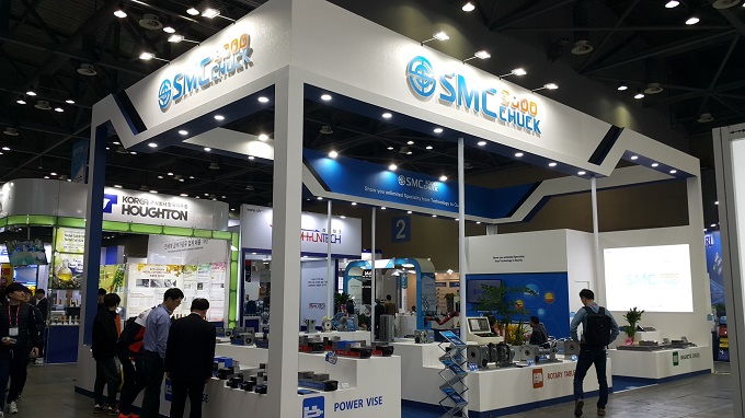 [SIMTOS 2018] 에스엠씨척3000, 다양한 NC 로터리 테이블 및 컨트롤러 전시