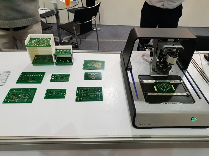 [2018 로보월드] 아이티즈, VOLTERA PCB 회로설계시스템인 PCB 프린터 전시